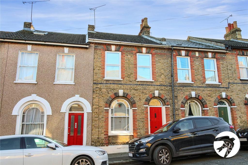 Christchurch Road, Gravesend, Kent, DA12 2 bed terraced house - £1,500 ...