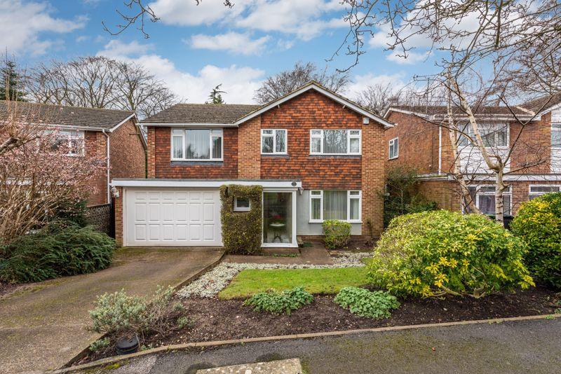 West Down, Bookham 4 bed detached house - £775,000