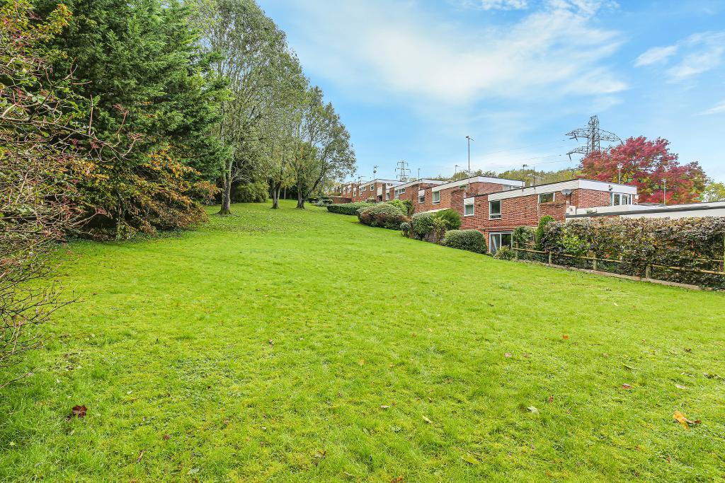 Courtwood Lane, Croydon CR0 1 bed maisonette - £224,500