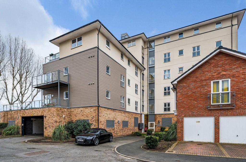 Kingfisher Close, Warwick, CV34 2 bed flat for sale - £199,500