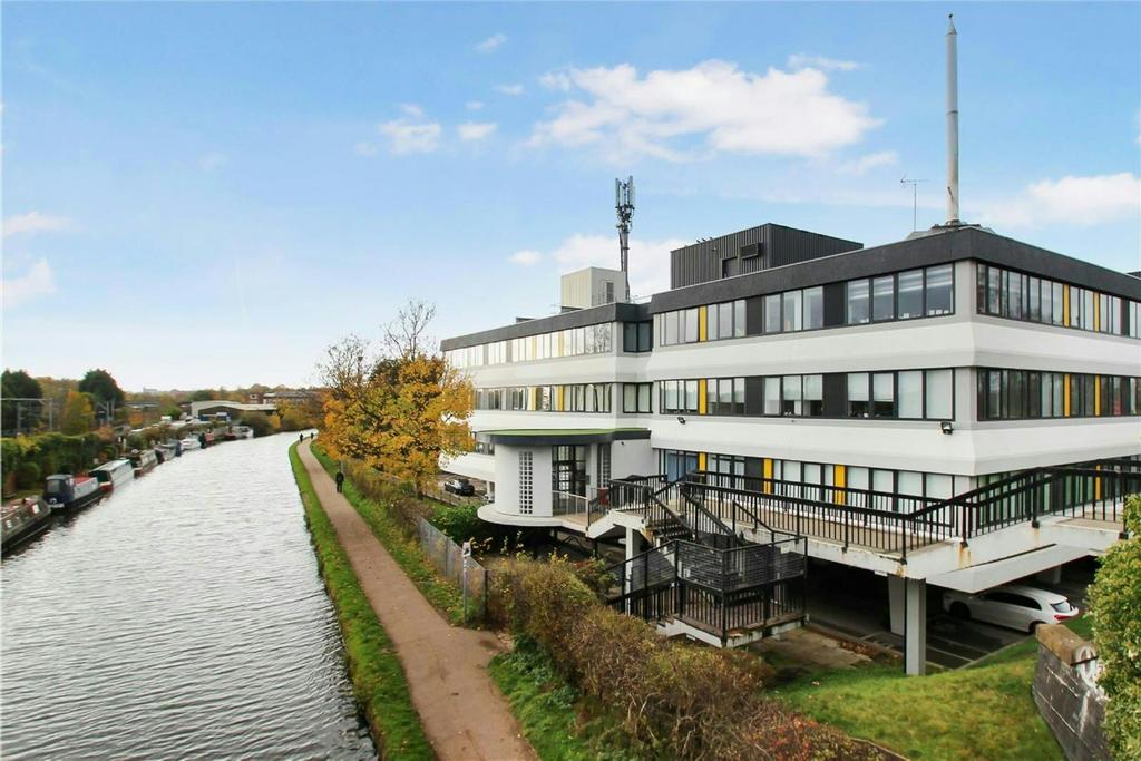 Park Road, Timperley 2 bed apartment - £1,150 pcm (£265 pw)