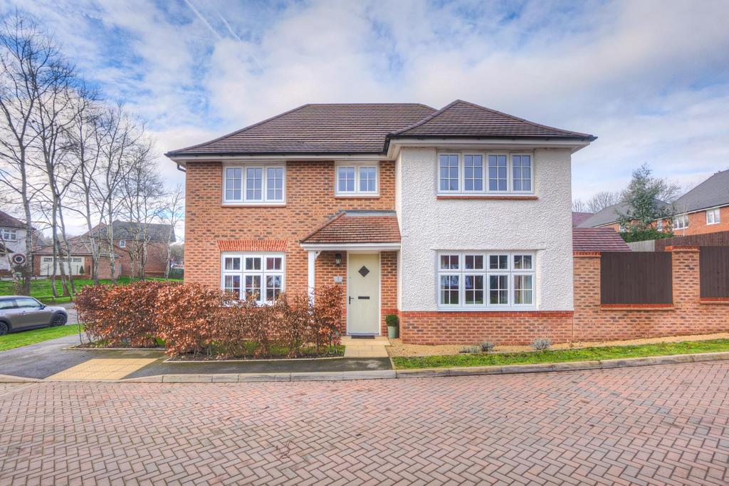 Alstonefield Close, Amington, Tamworth 4 bed detached house - £420,000