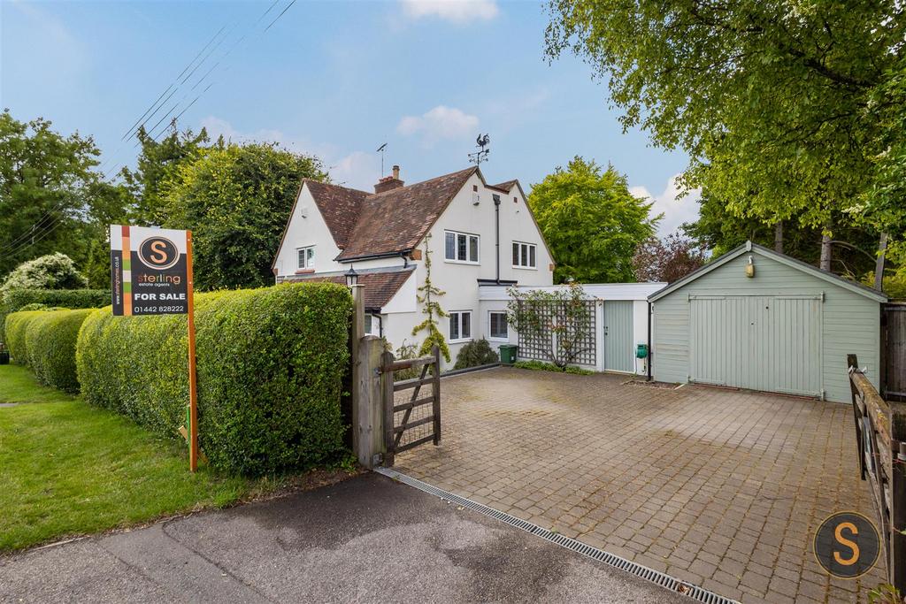 Icknield Way, Drayton Holloway, Tring 4 bed detached house for sale - £ ...