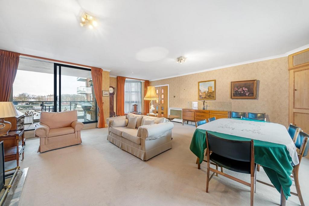 Waterside Point, SW11 3 bed flat - £2,050,000