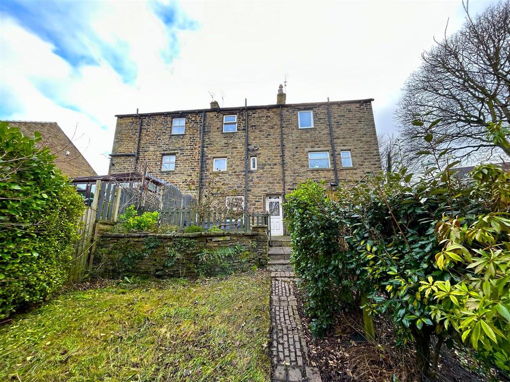 Miller Hill, Denby Dale... 2 bed terraced house - £175,000