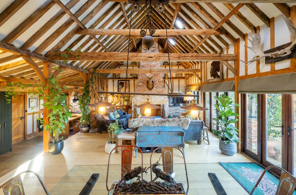 Piltdown, Moses Farm, TN22 5 bed barn conversion - £1,300,000