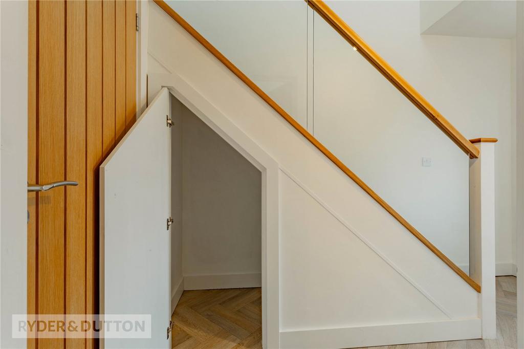 6 Cross Street, Mossley... 3 bed townhouse - £289,995