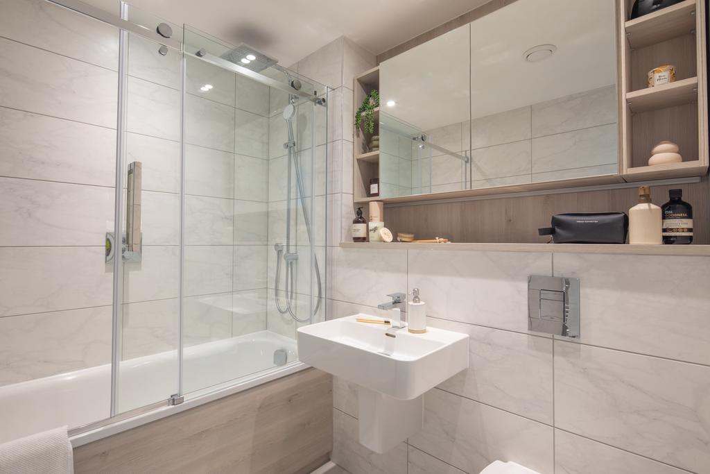 Bankside Boulevard, Cortland at... 1 bed apartment - £1,490 pcm (£344 pw)