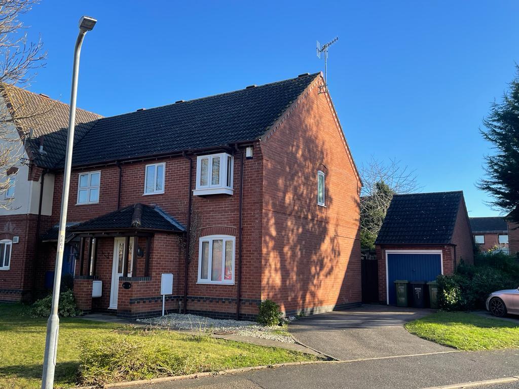 Camberwell Drive, Worcester WR5 3 bed semi-detached house - £1,200 pcm ...