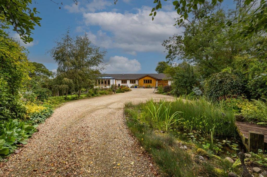 Bromyard HR7 4 bed detached bungalow - £695,000