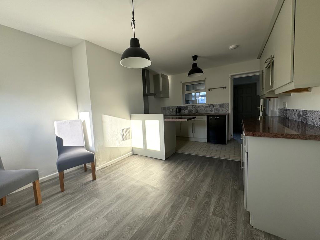 Farm Road, Crossgates 3 bed terraced house - £900 pcm (£208 pw)
