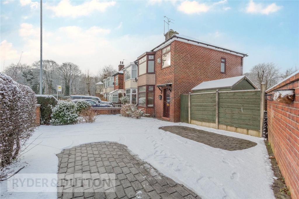 Sandy Lane, Spotland, Rochdale, Greater Manchester, OL11 3 bed semi ...