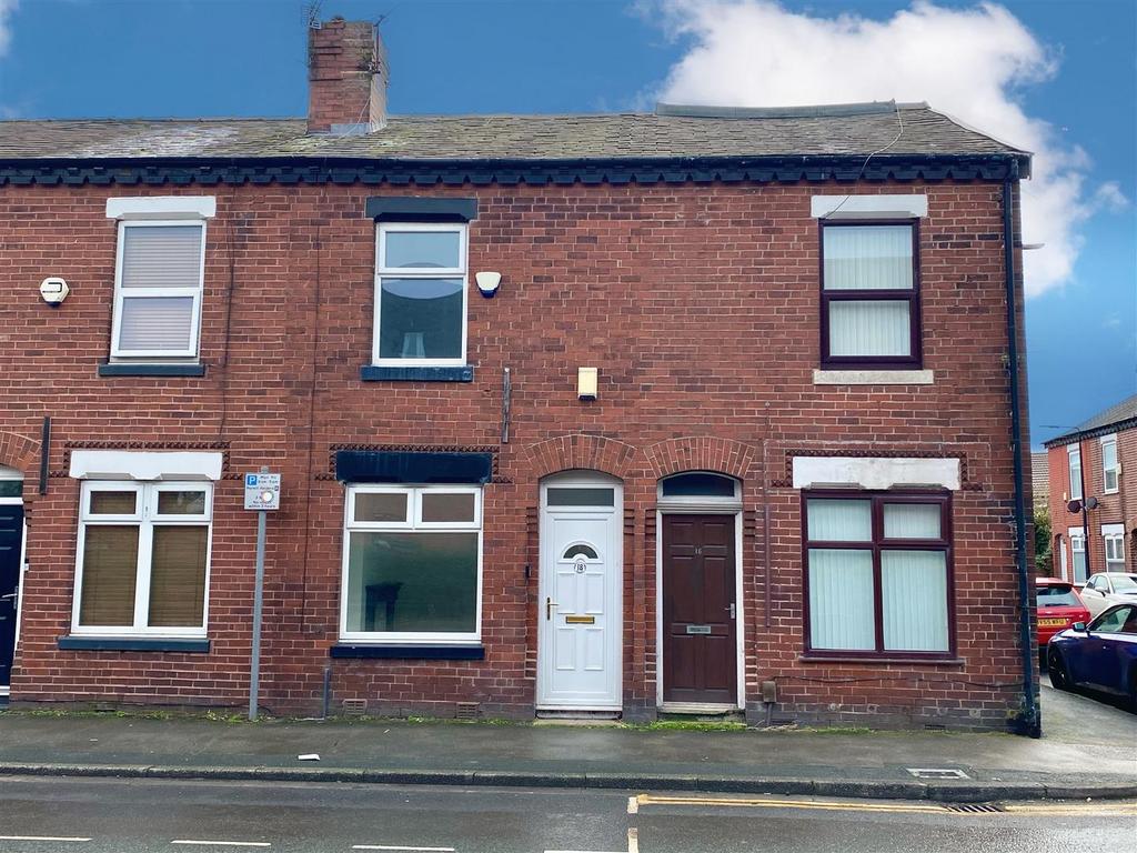 Dane Road, Sale 2 bed terraced house - £250,000