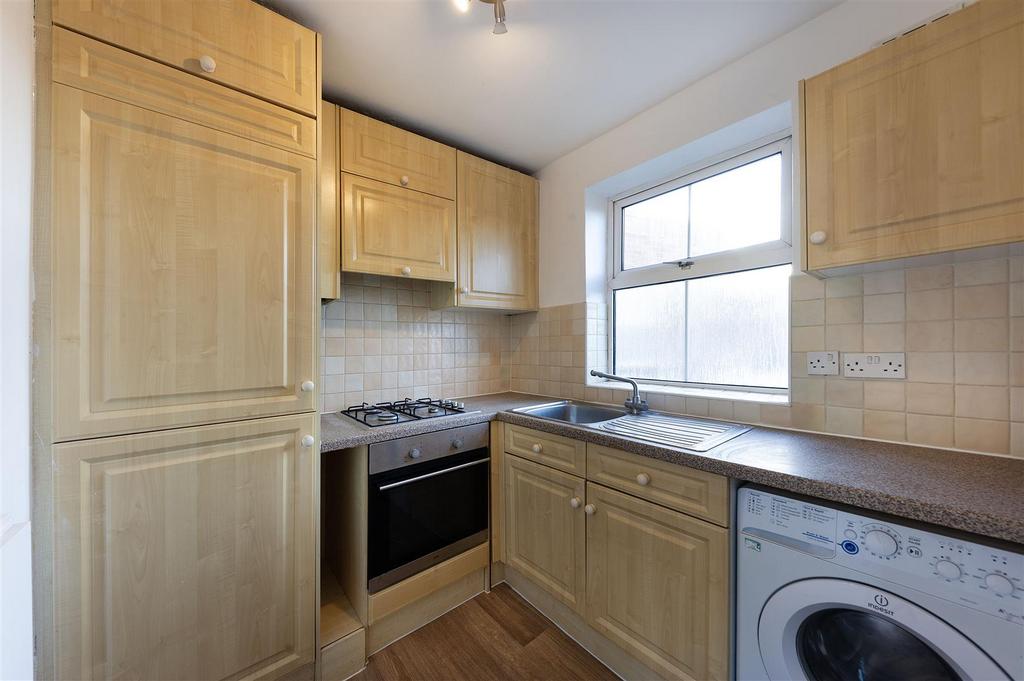 Coleman Court, Kimber Road, London 1 bed apartment - £1,350 pcm (£312 pw)