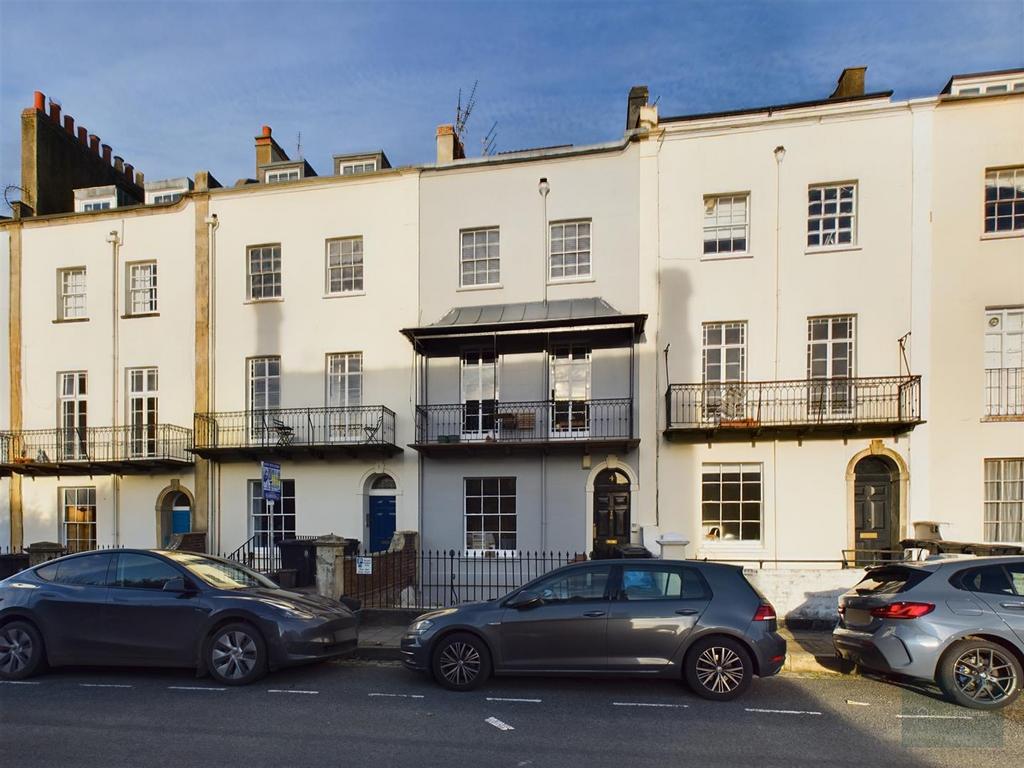 Frederick Place, Bristol BS8 1 bed flat - £1,350 pcm (£312 pw)