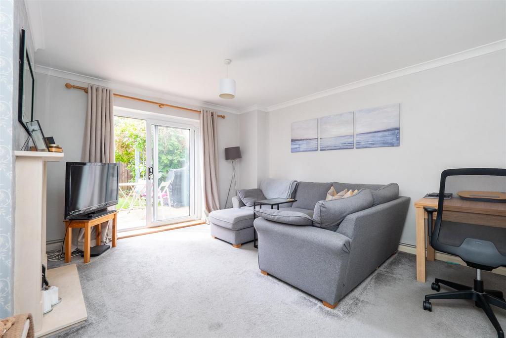 Grove Road, Sutton 2 bed maisonette - £400,000