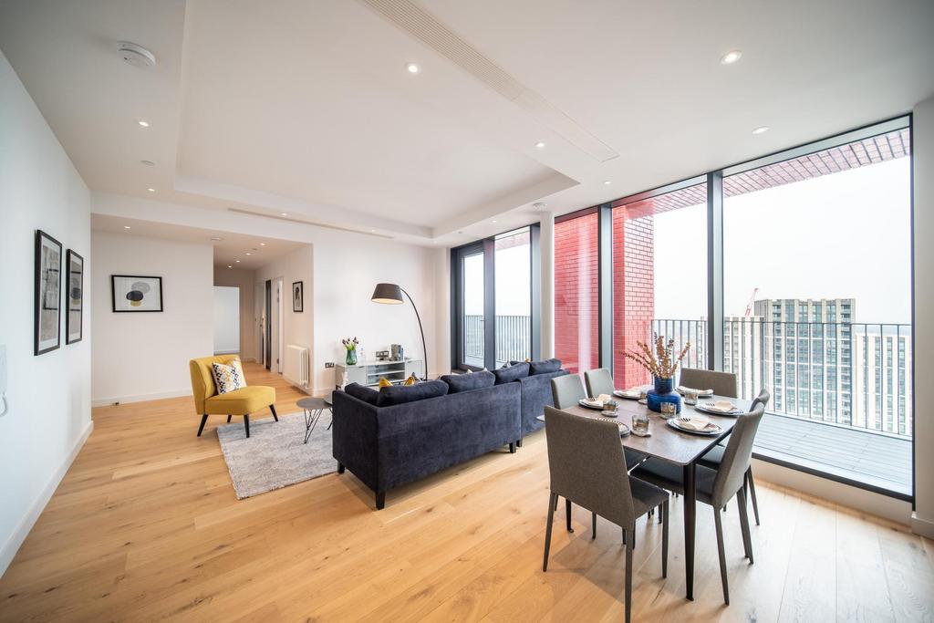 Defoe House, London City Island, London, E14 3 bed apartment for sale ...