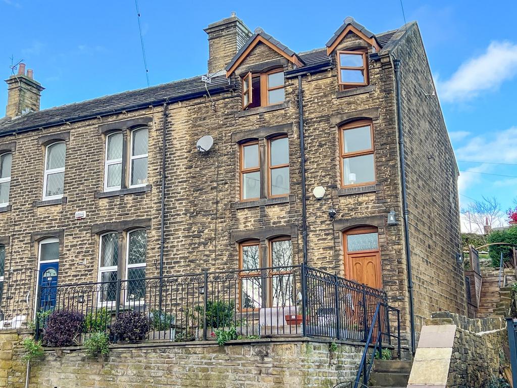 Meltham Road, Huddersfield HD4 3 bed semi-detached house for sale - £ ...