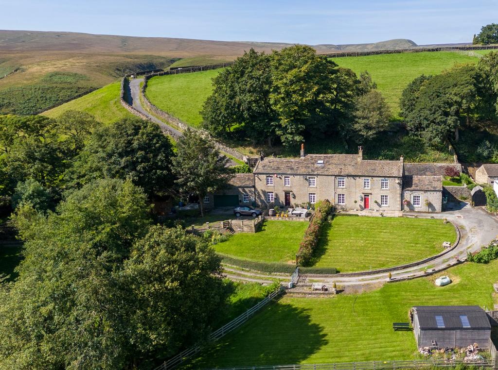 Blake Lea Lane, Huddersfield HD7 4 bed semi-detached house - £750,000