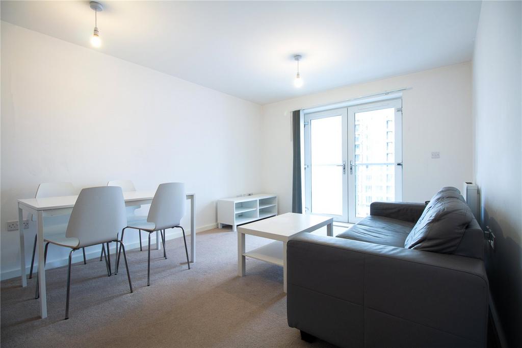 Spinner House, 1A Elmira Way... 2 bed flat - £1,200 pcm (£277 pw)