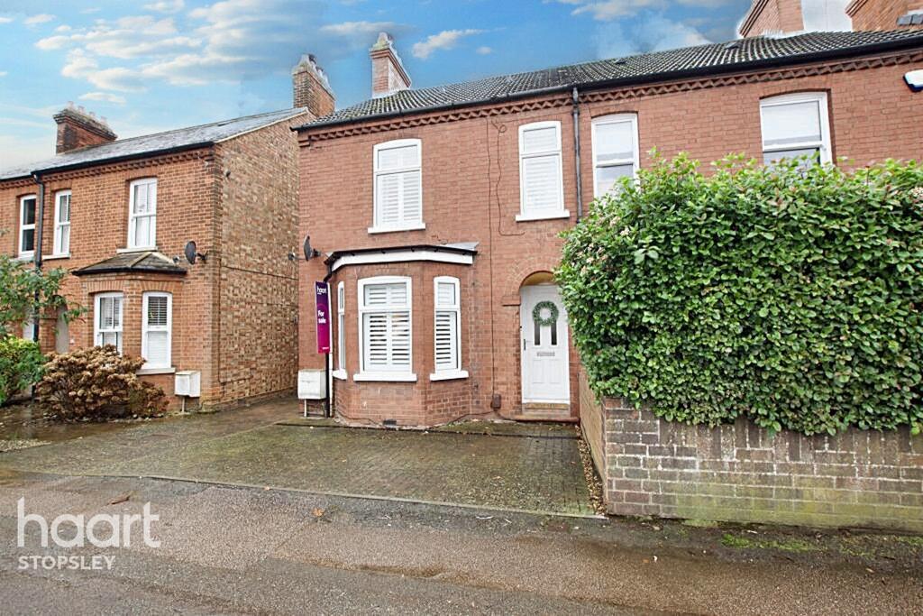 Ampthill Road Flitwick 3 Bed Semi Detached House For Sale £375 000