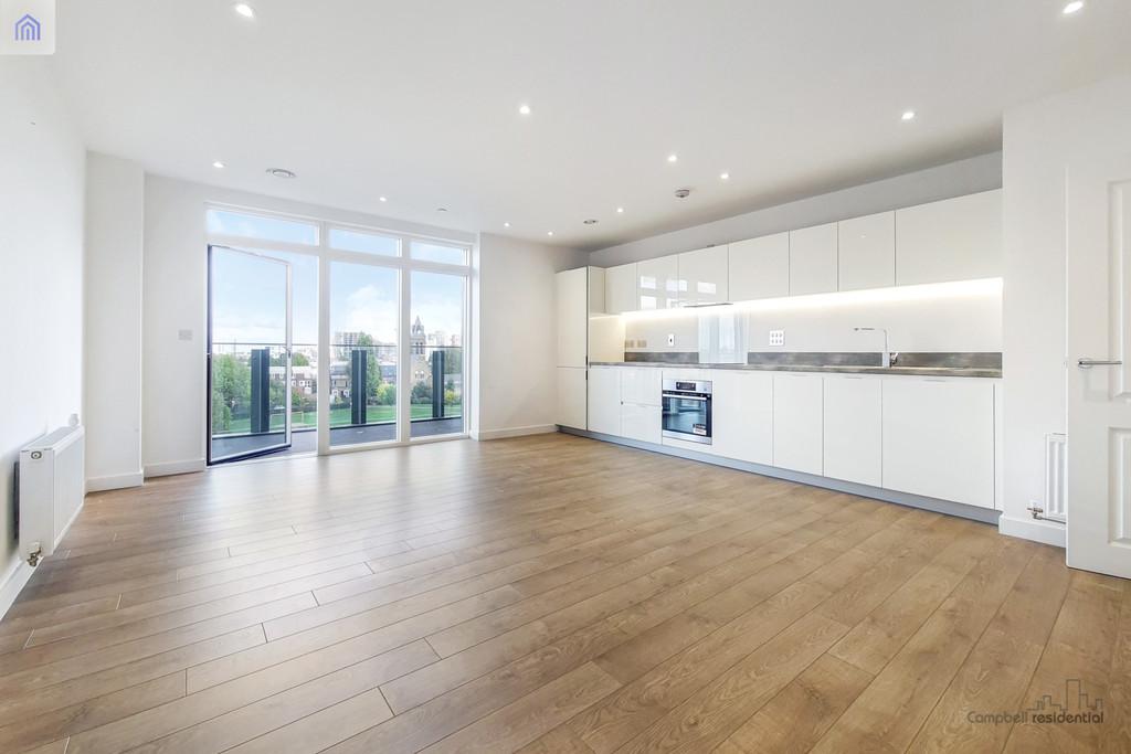 London, London E14 3 bed apartment - £585,000