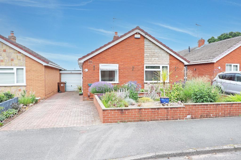 Walton, Stone ST15 2 bed detached bungalow - £225,000