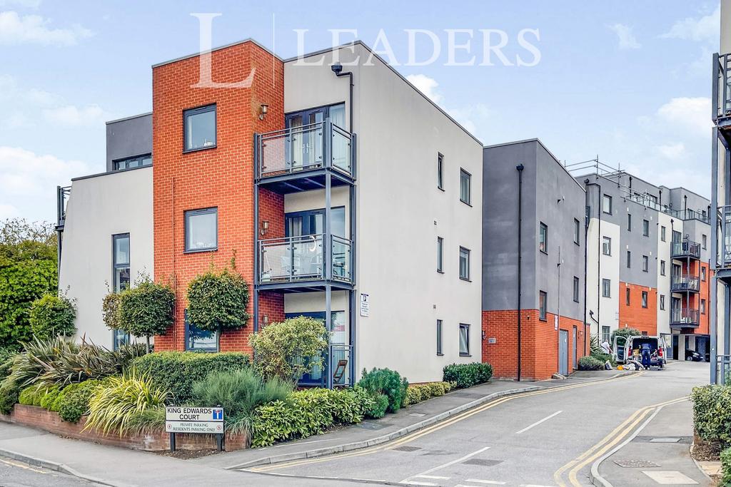 Walnut Tree Close, Guildford 2 bed apartment - £1,850 pcm (£427 pw)