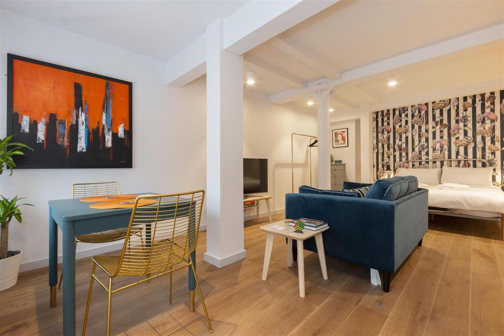 Club Row, London E1 Studio to rent - £5,308 pcm (£1,225 pw)