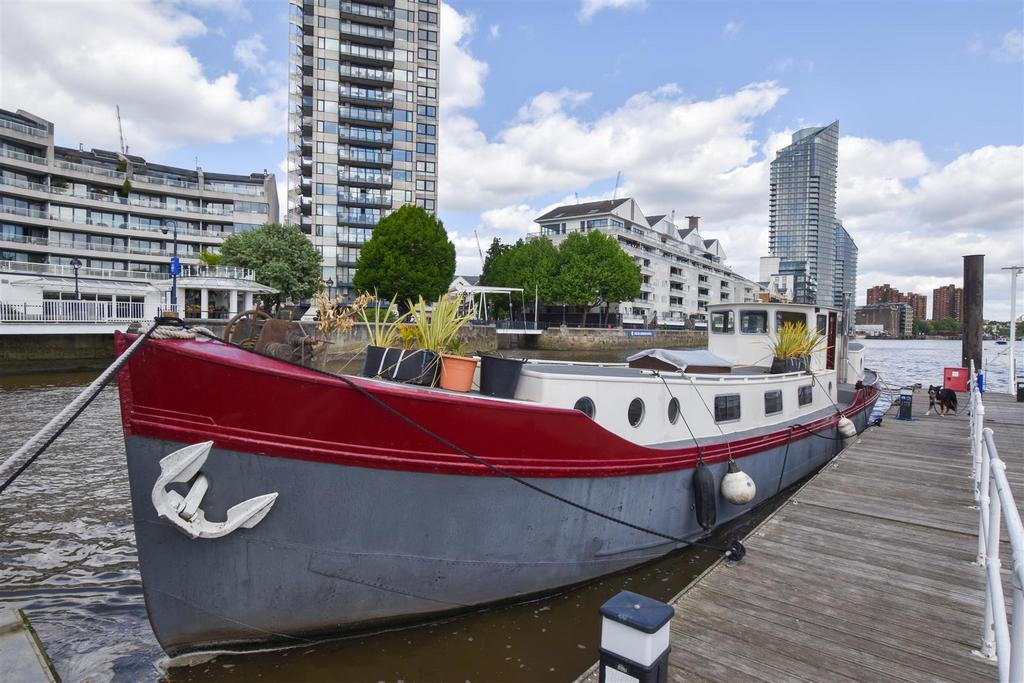 Chelsea Harbour, London SW10 2 bed houseboat for sale - £175,000