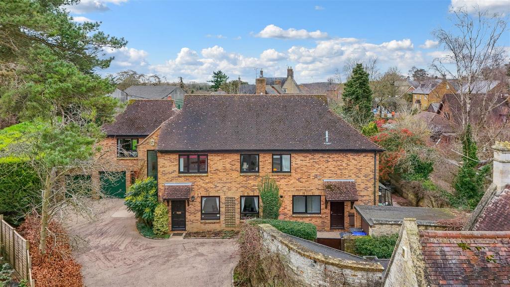 Baker Street, Gayton, Northampton 4 bed detached house for sale - £795,000