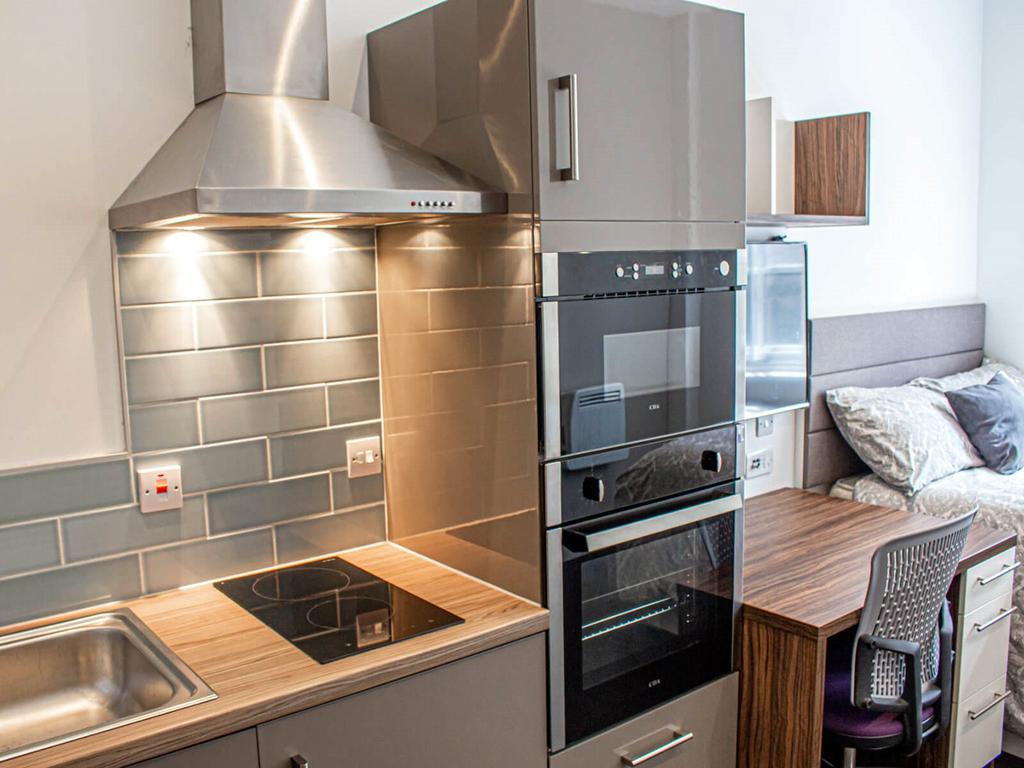 Apt 38, Park Square Residence, 21... Studio to rent - £899 pcm (£207 pw)