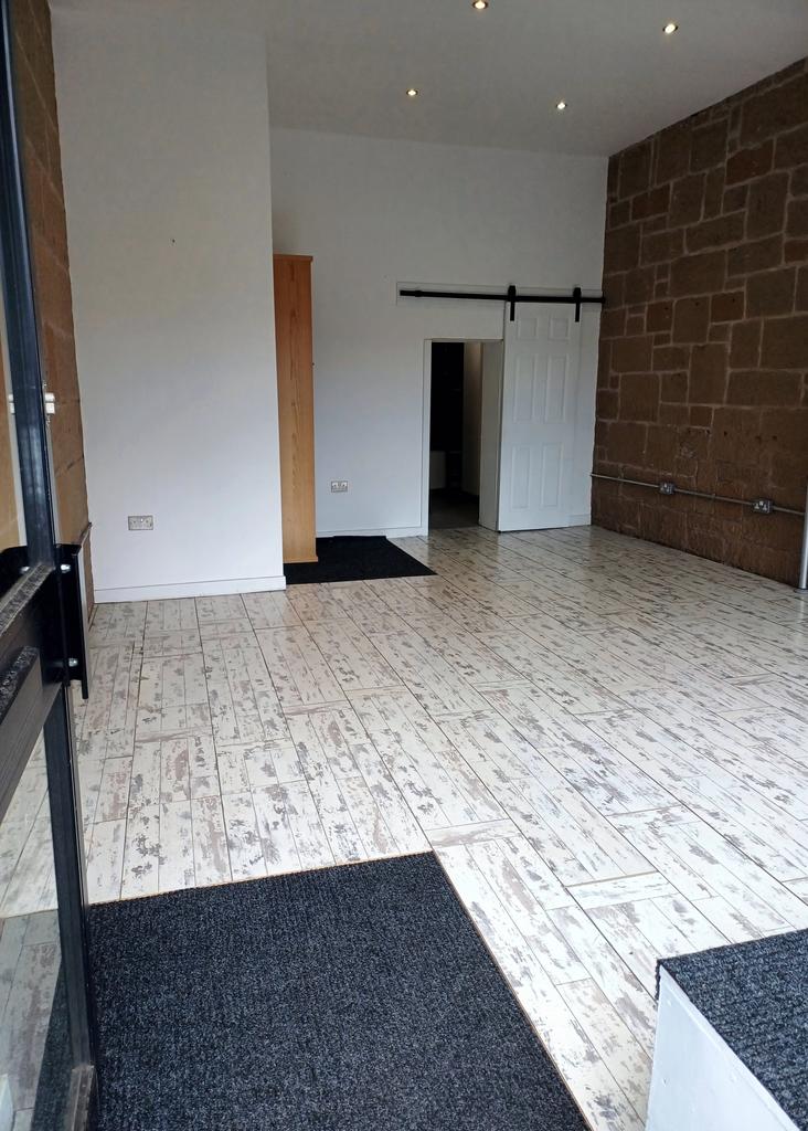 Minard Road, Glasgow G41 Shop - £802 pcm (£185 pw)