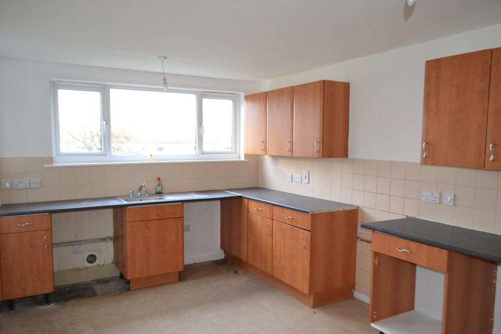 Telford TF7 3 bed terraced house - £120,000