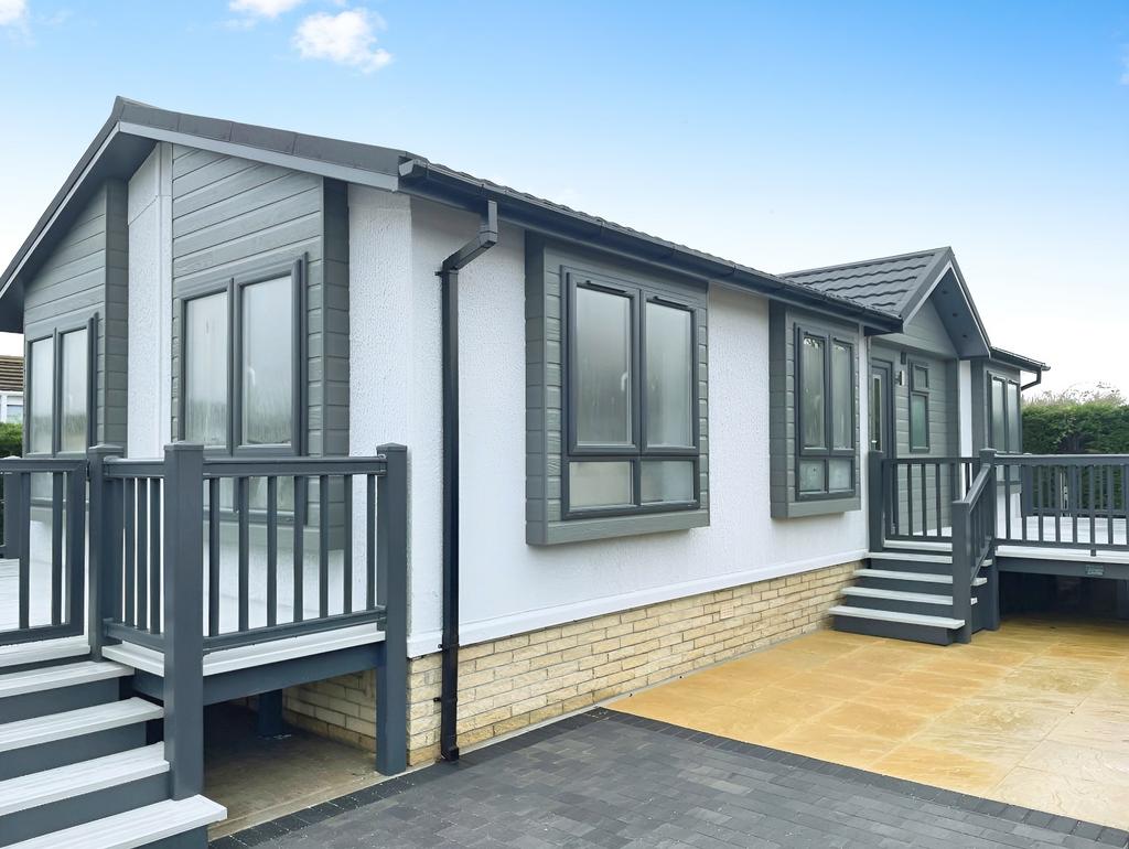 Pinewood Park, Somercotes, LN11 2 bed park home - £179,950