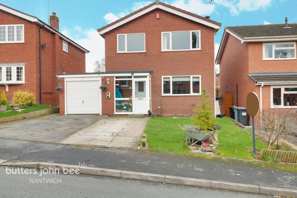 Windmill Drive, Crewe 4 bed detached house for sale - £325,000