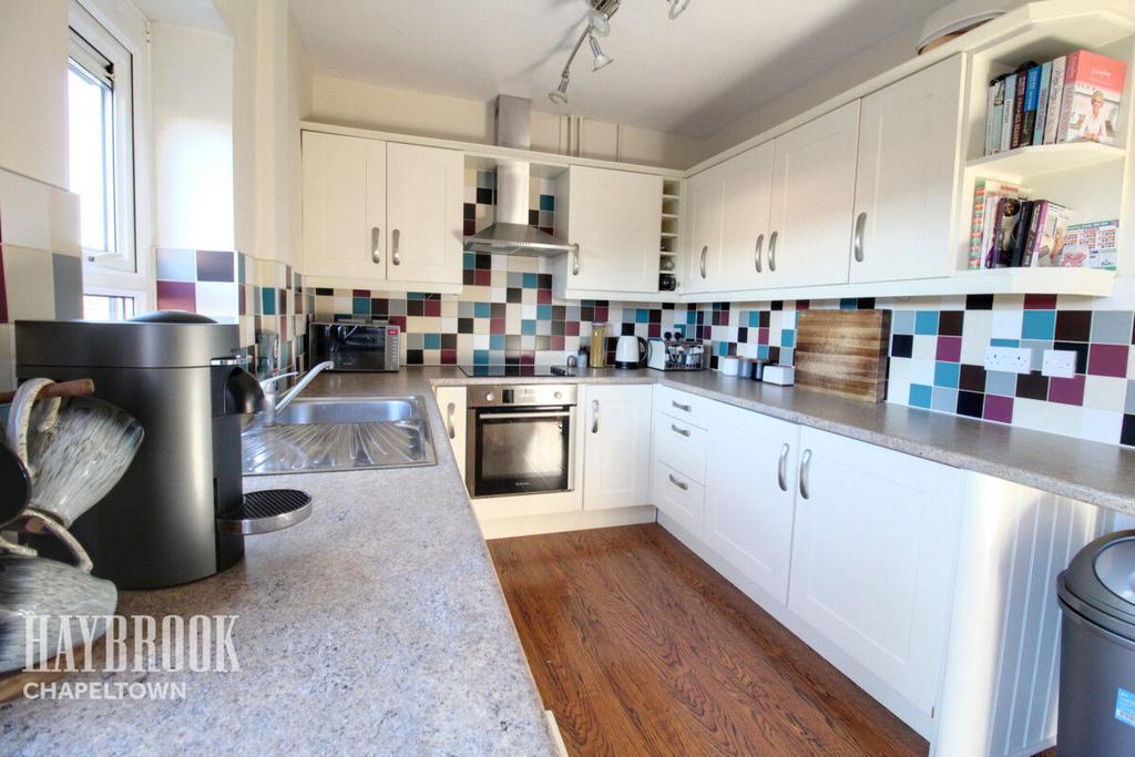 Hunshelf Road, Chapeltown 2 bed end of terrace house - £160,000