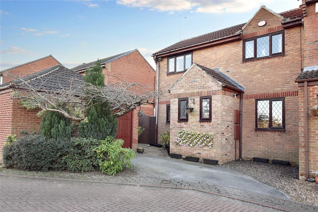 Topcliffe Grove, Morley, Leeds 3 bed semi-detached house for sale - £ ...