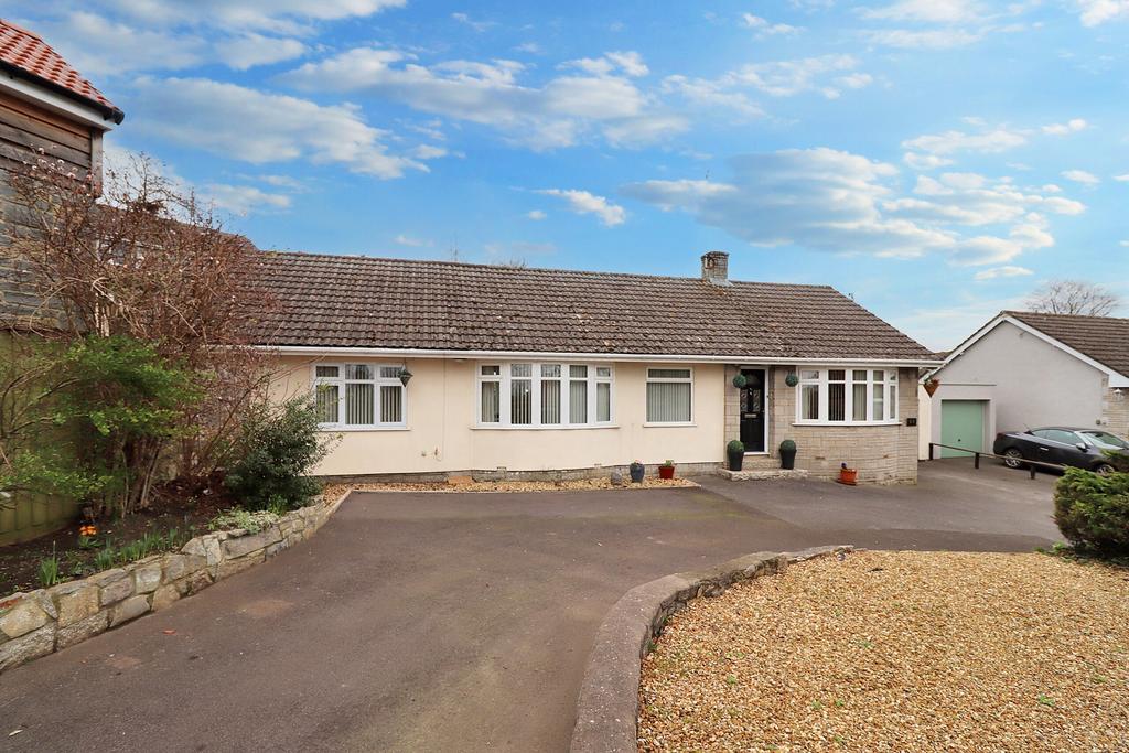 Bath Road, Ashcott 4 bed detached bungalow - £455,000