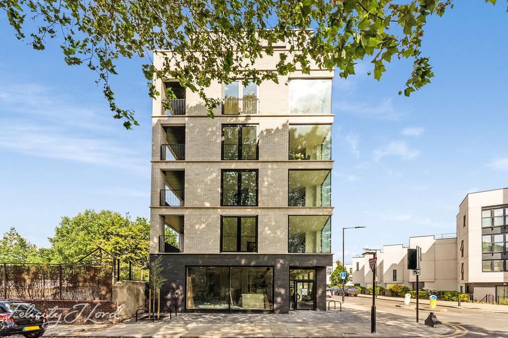 Rendlesham Road, London, E5 3 bed apartment - £900,000