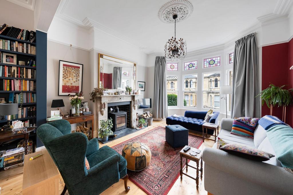 Cotham Vale, Cotham, BS6 4 bed terraced house - £2,450 pcm (£565 pw)