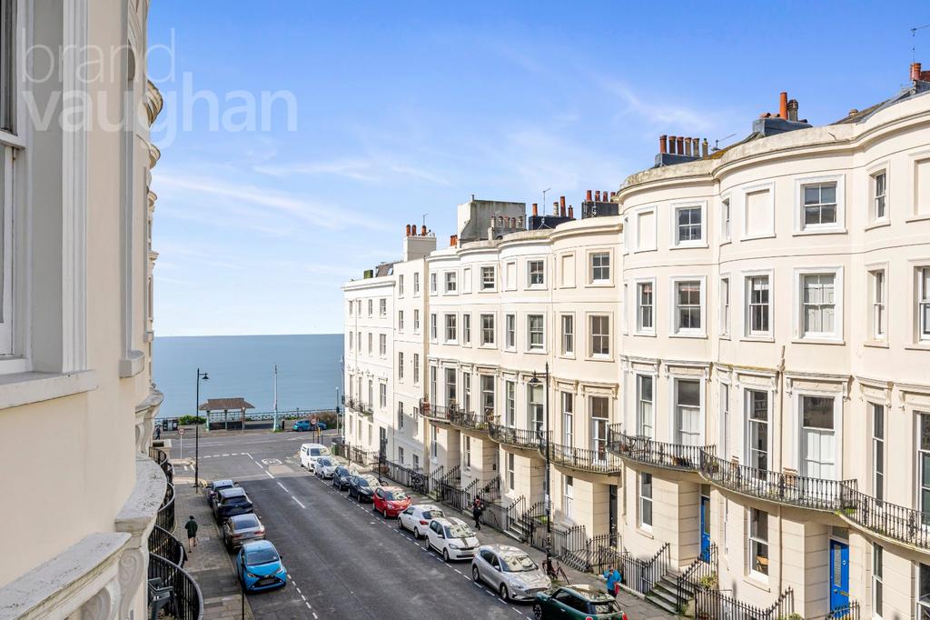 Eaton Place, Brighton, East Sussex, BN2 2 bed flat for sale - £250,000