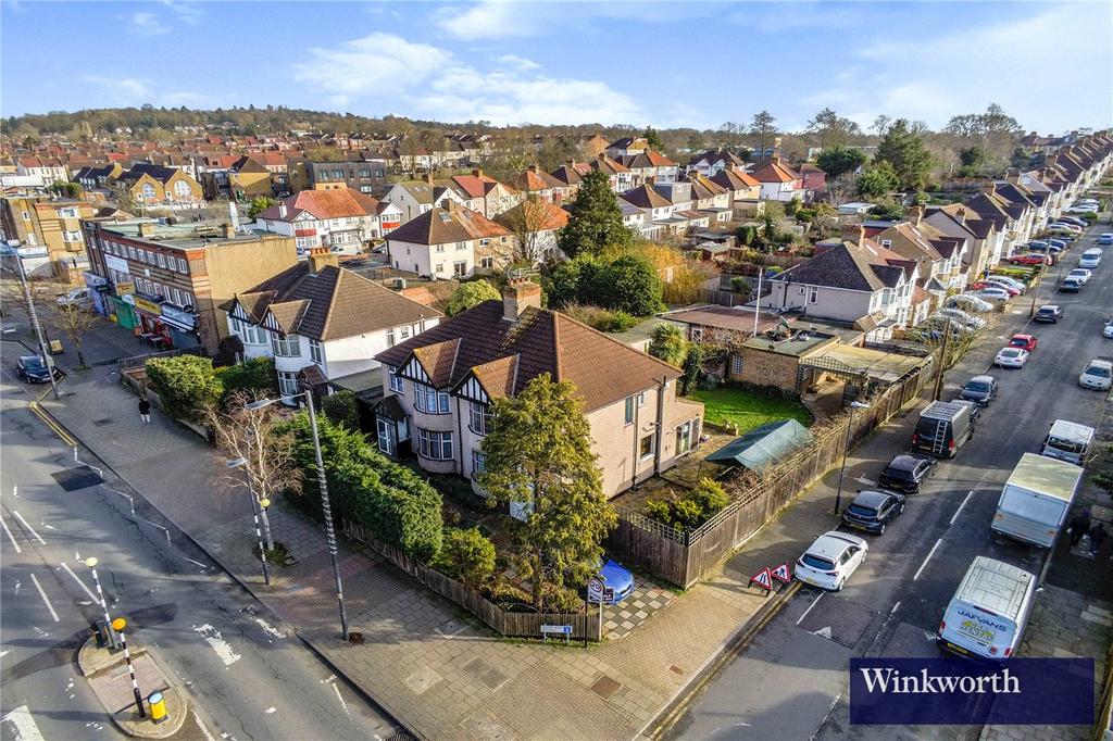 Northolt Road, Harrow, Middlesex, HA2 6 bed detached house for sale - £ ...