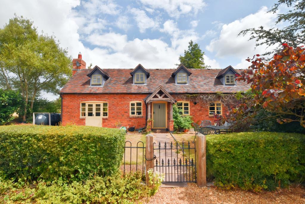 Knighton, Shropshire 2 bed cottage - £420,000