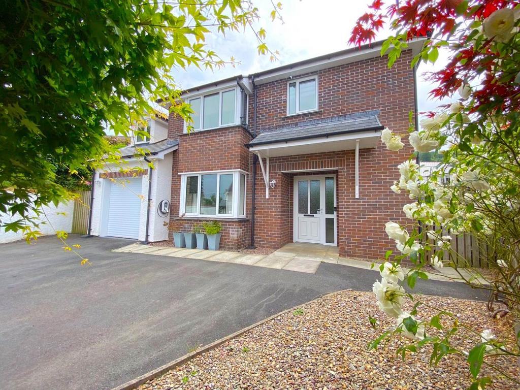 Clos Cadno, Llanilar, Aberystwyth 4 bed detached house for sale - £435,000