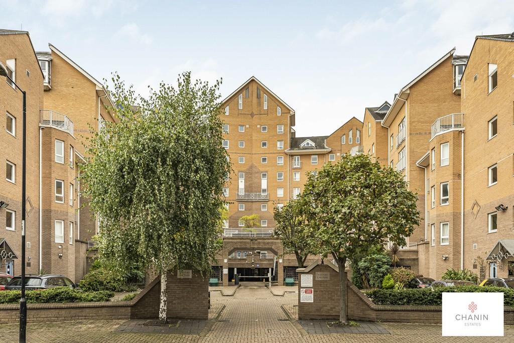 Cyclops Mews, Docklands E14 5 bed townhouse to rent - £4,767 pcm (£ ...
