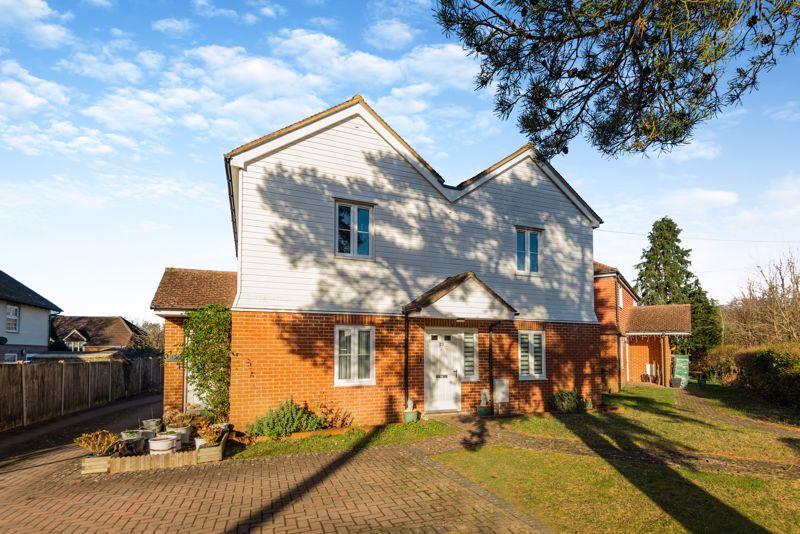 Pathfields, Shere 2 bed apartment - £144,000