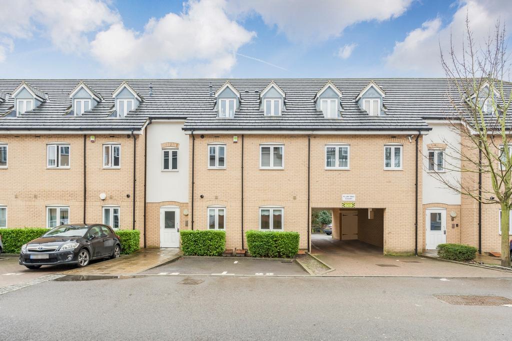 Ingrebourne Avenue, Romford 2 bed flat - £1,450 pcm (£335 pw)