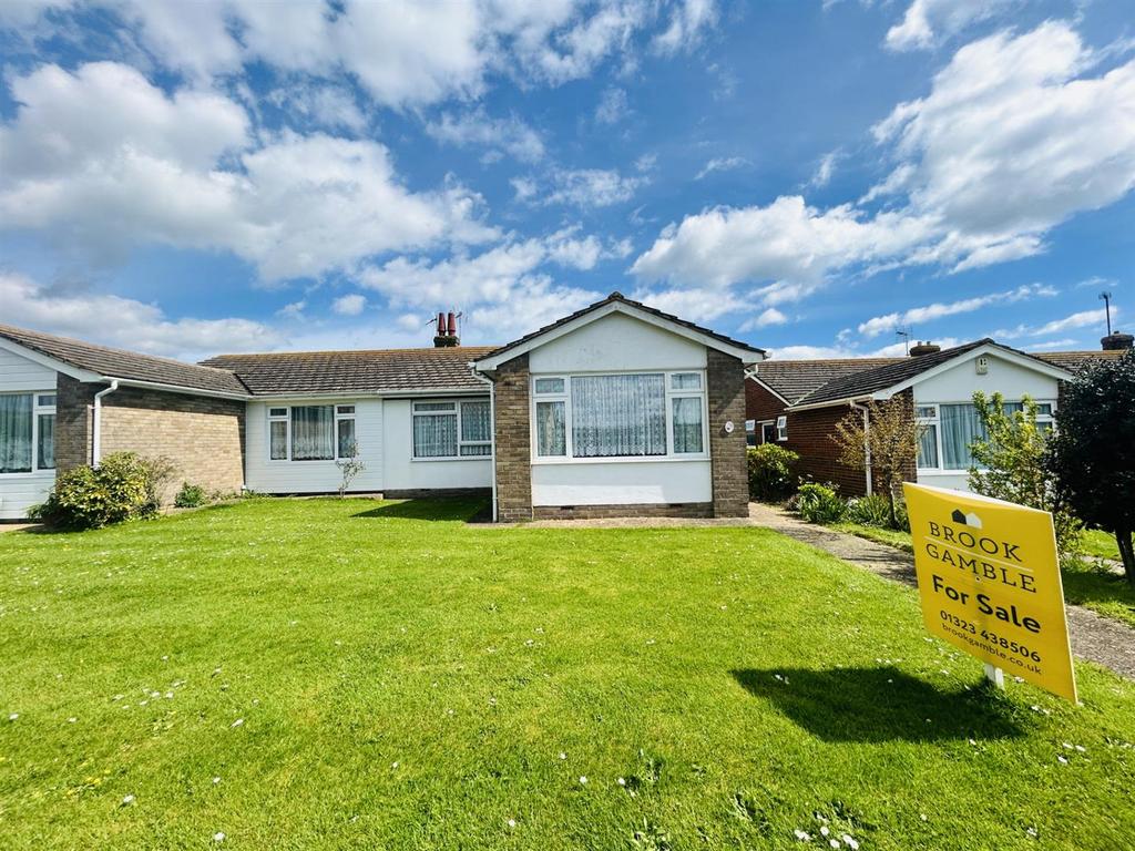 Castle View Gardens, Westham BN24 2 bed bungalow - £299,950