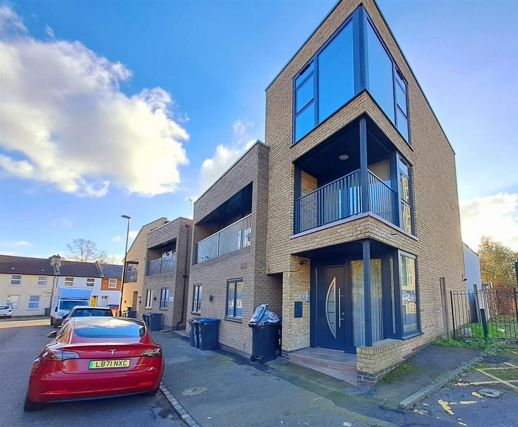Kings Road., London 2 bed flat - £1,850 pcm (£427 pw)
